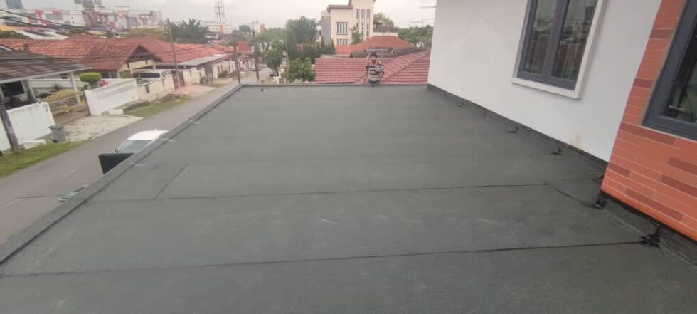 Torch on membrane waterproofing work at Horizon Hills - Roofing Johor™